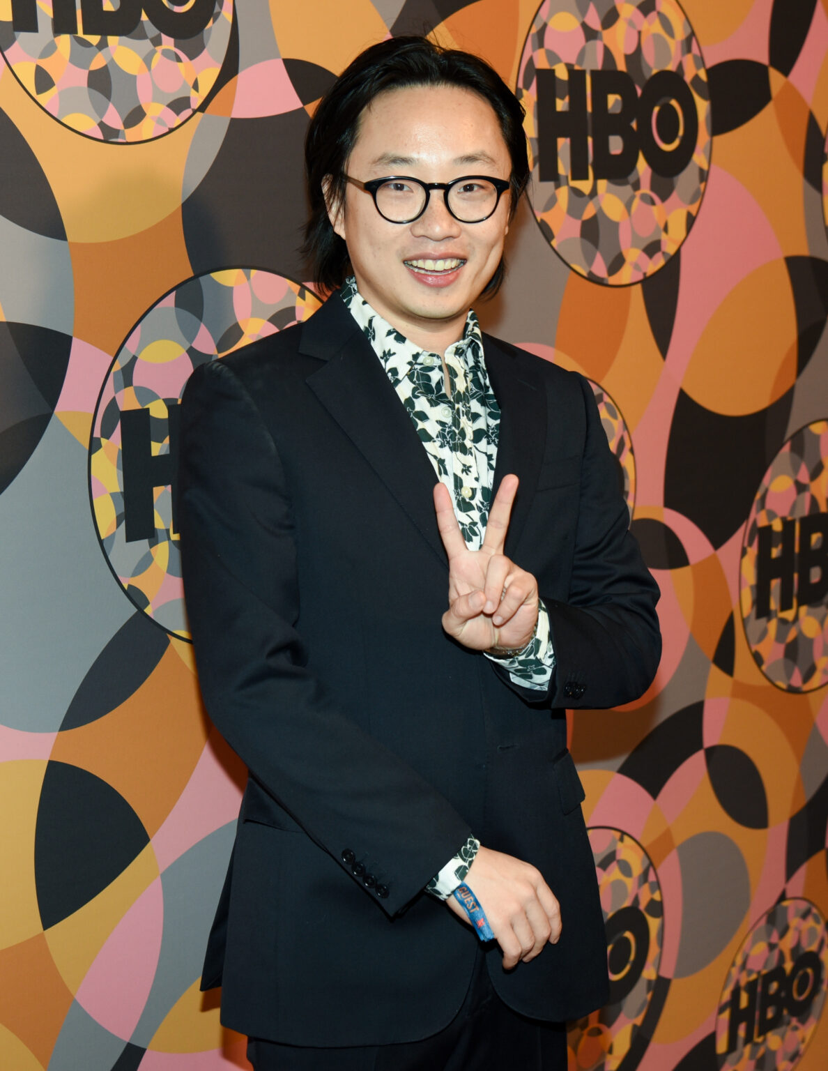 Jimmy啊，来中国学“梗”！专访华裔国际脱口秀明星欧阳万成 – 美華 · 文化生活
